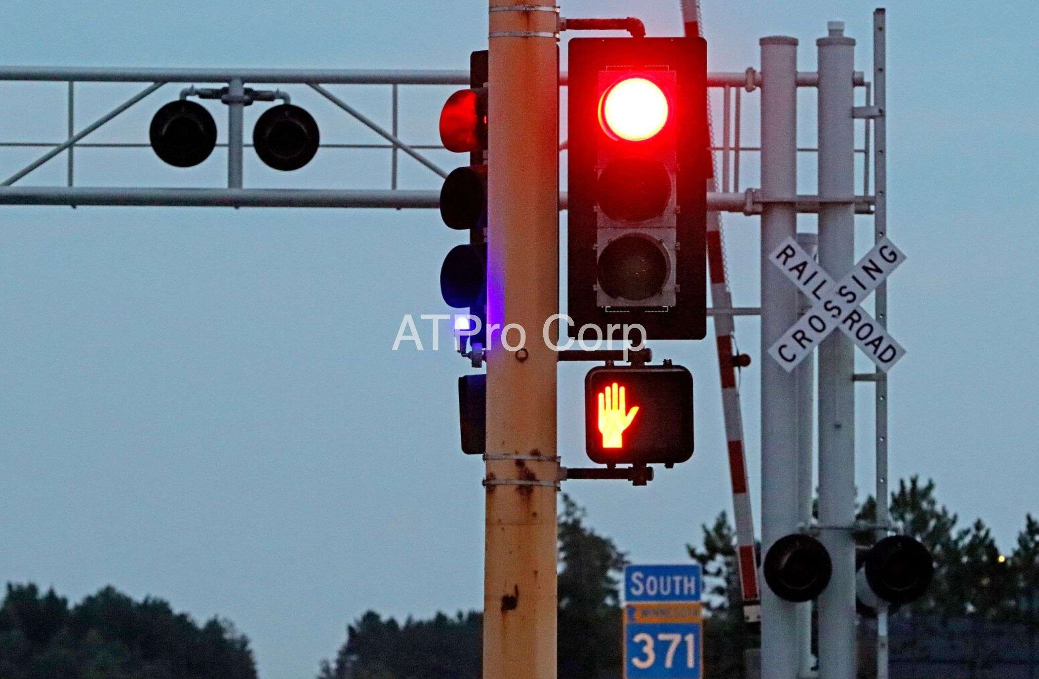 Tìm hiểu cấu tạo của cột đèn giao thông- Ấn Tượng